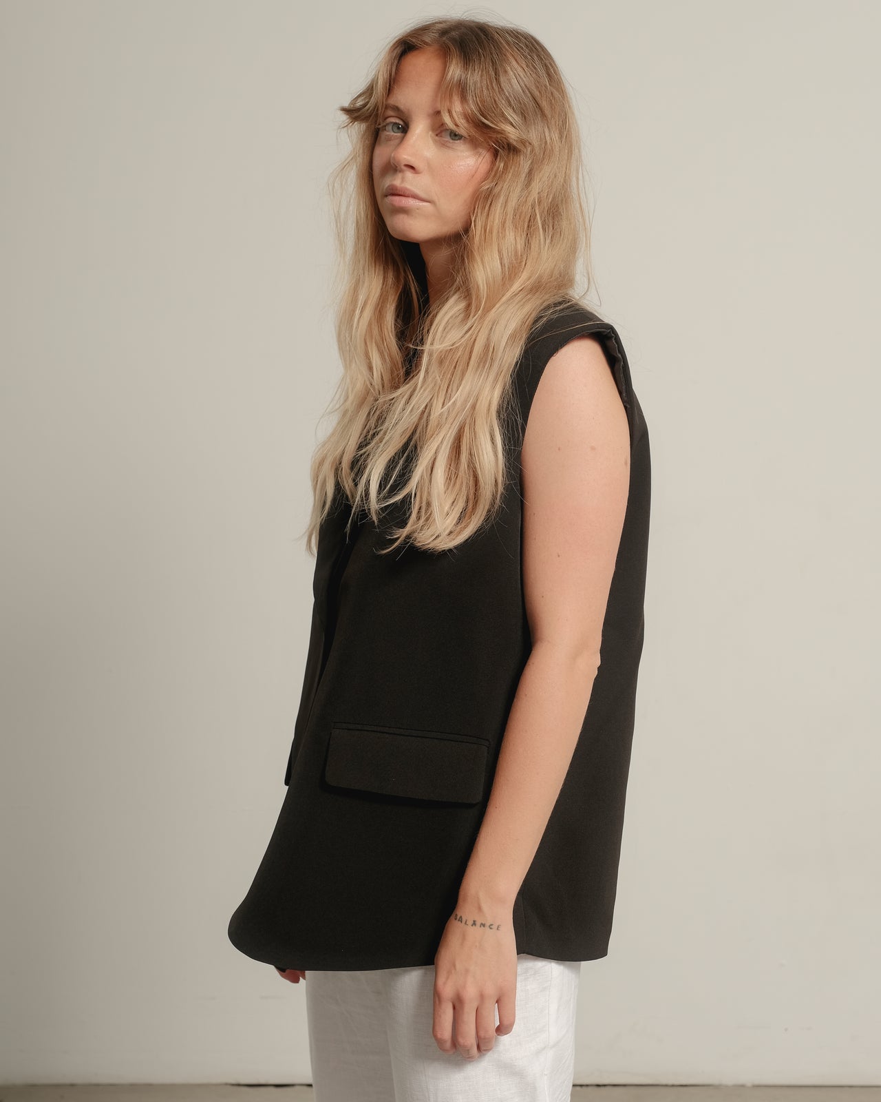 Artistes - Pinklablonde Club